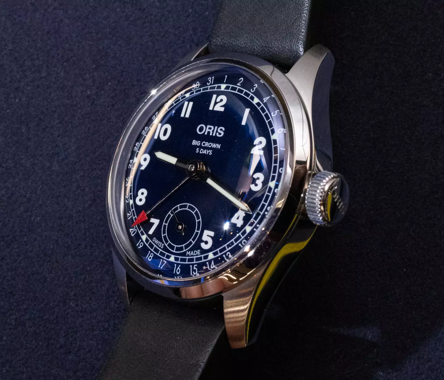 Hannun-A: Oris Pointer Kwanan Wata Caliber 403 Kallo 2013_4