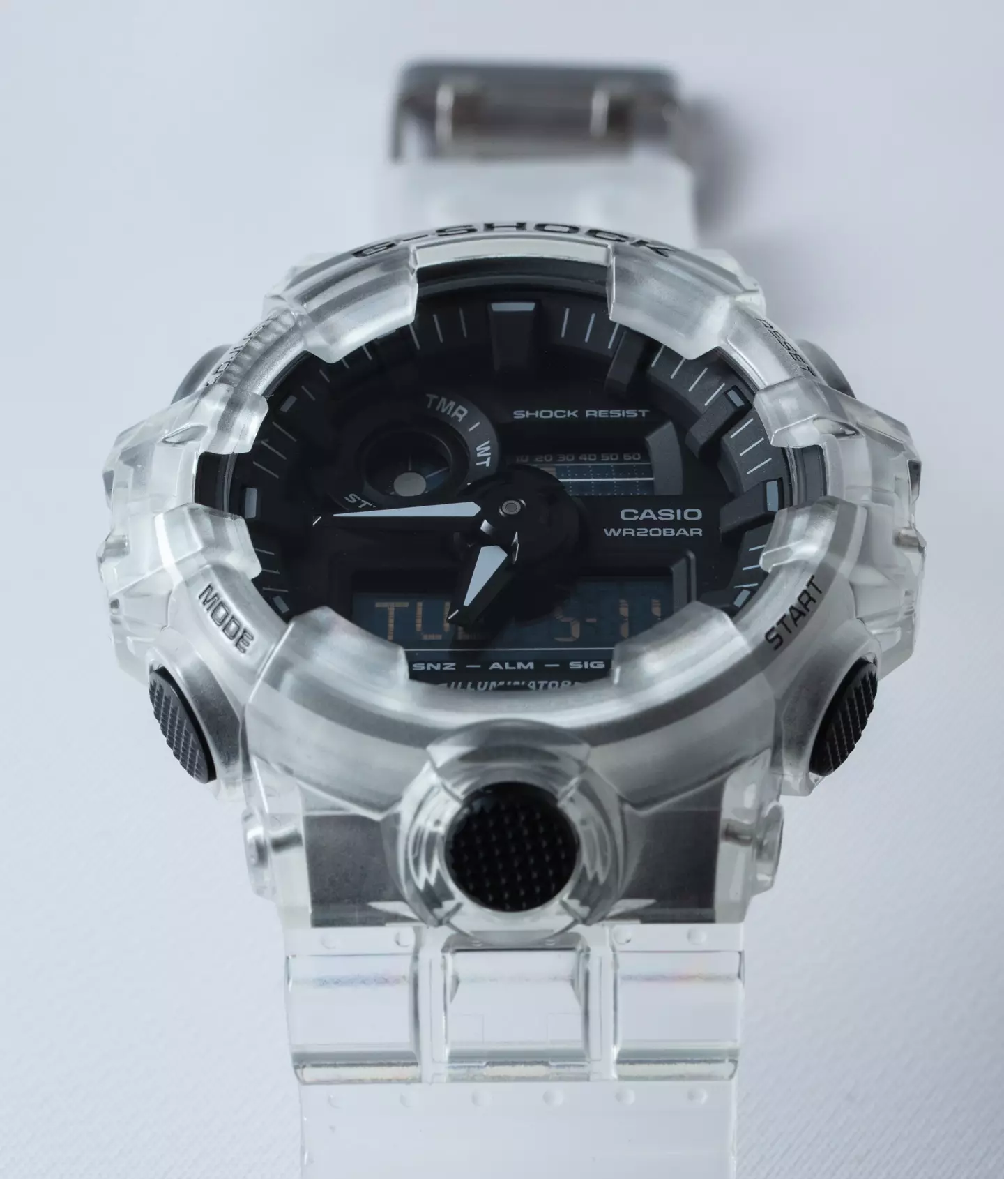 Avy amin'ny Casio G-Shock Transparent Pack: Sanda sy mahafinaritra miaraka amin'ny Clear GA700SKE-7A 20559_2