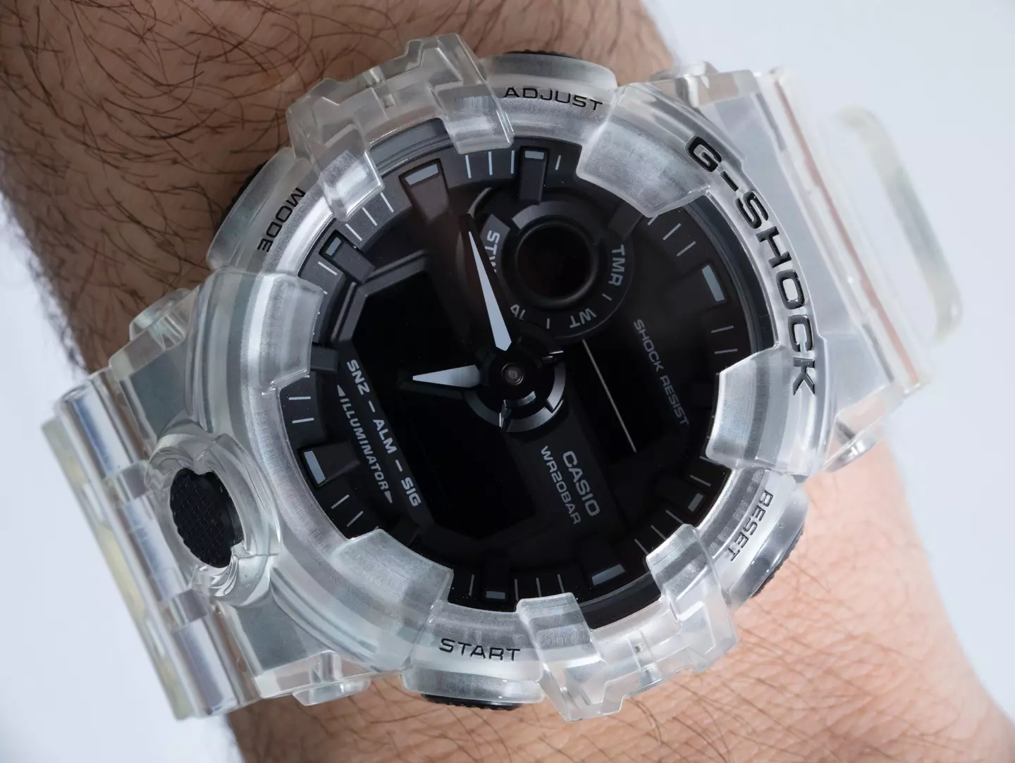 Casio G-Shock විනිවිද පෙනෙන ඇසුරුමෙන්: Clear GA700SKE-7A සමඟ වටිනාකම සහ විනෝදය 20559_6