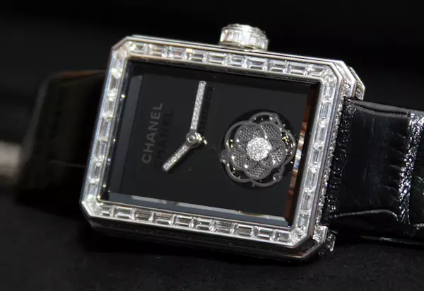 Chanel Première Tourbillon Volant horloge Hands-On 20705_1