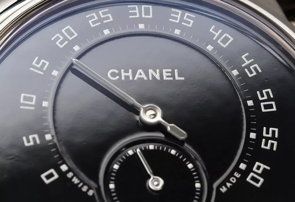 Chanel Monsieur De Chanel часовник во платина со црн емајлиран бирање со рака 20707_6