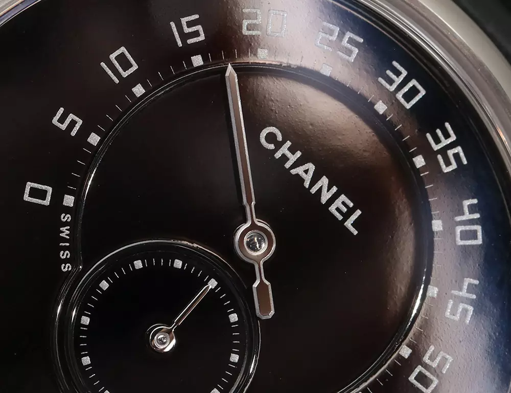 Chanel Monsieur De Chanel horloazje yn platina mei swarte emaille Dial Hands-On 20707_8