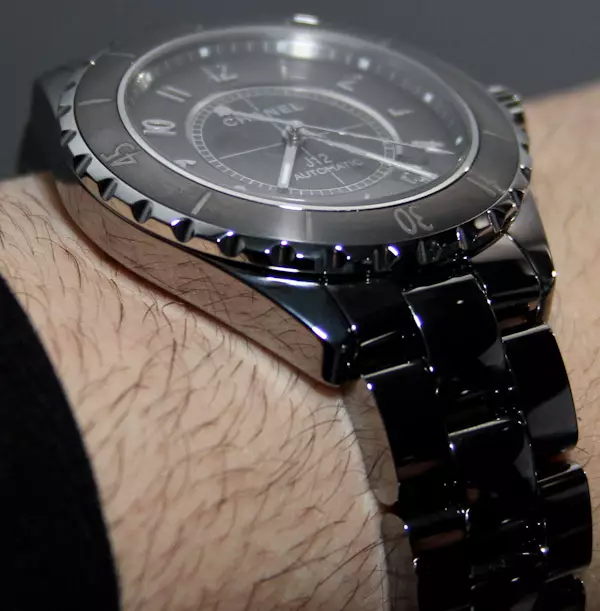 Χρωματικό ρολόι Chanel J12 Hands-On 20736_5