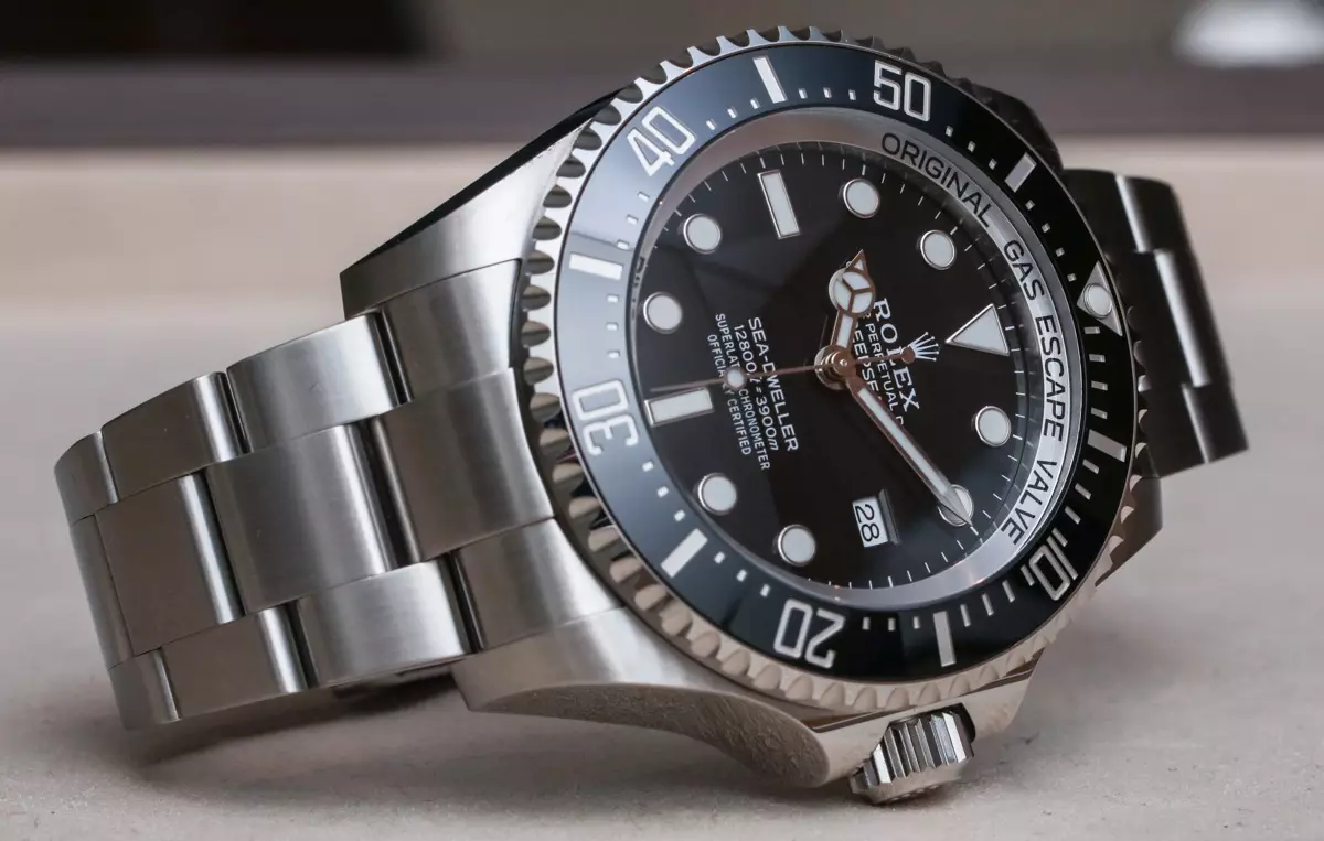 ໂມງ Rolex Deepsea Sea-Dweller 126660 'Black Dial' Hands-On 20779_3