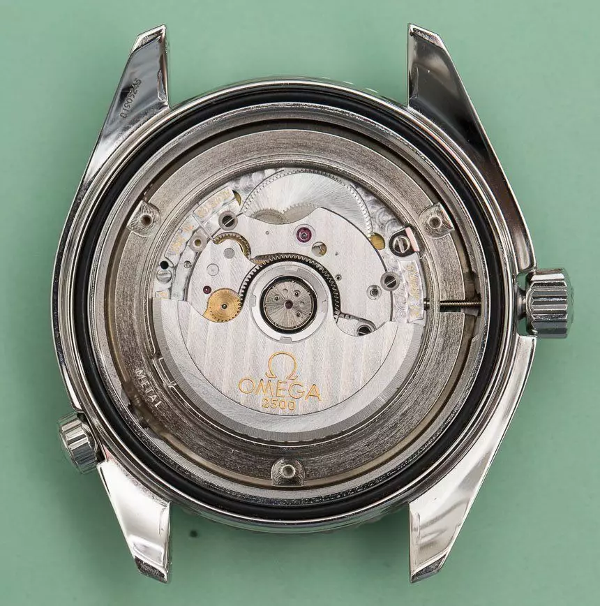 Omega-Seamaster-Watch-Movements-compared-4