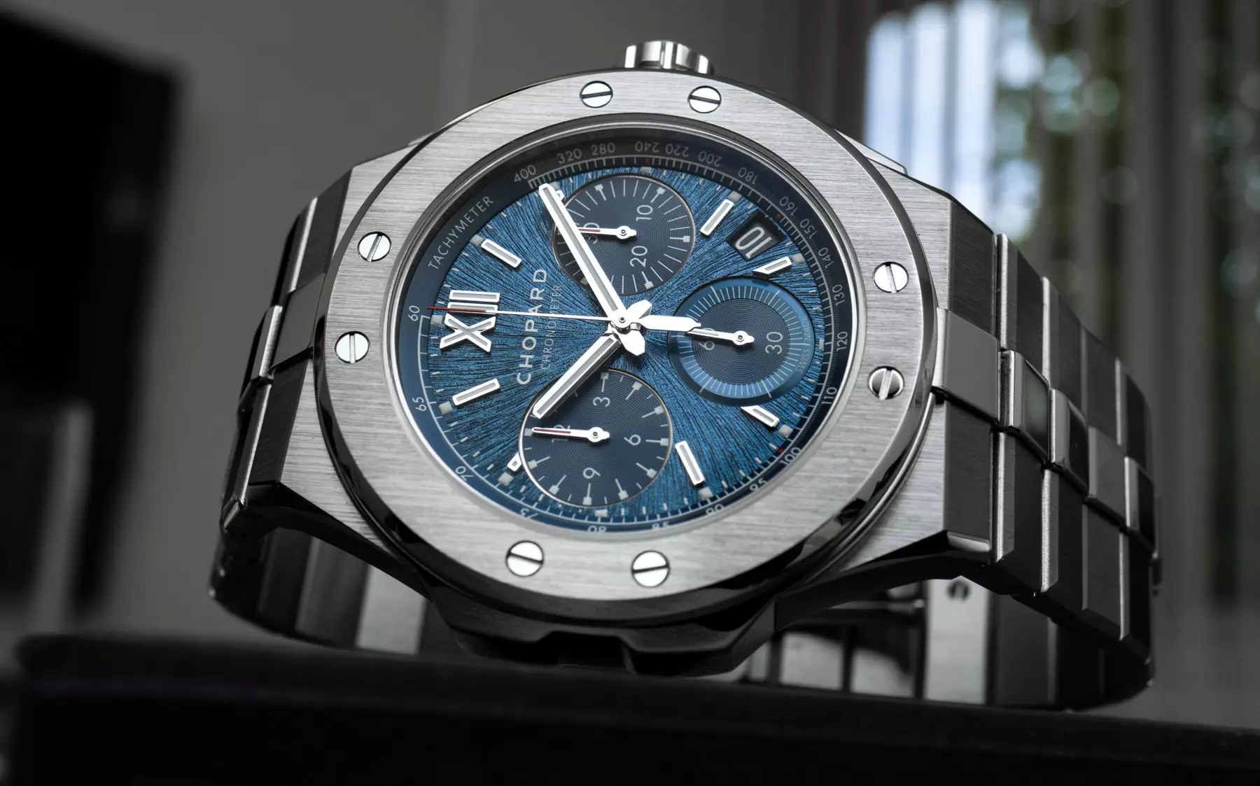 လက်စွဲ- Chopard Alpine Eagle XL Chrono ဇိမ်ခံသံမဏိ အားကစားနာရီ 20874_2