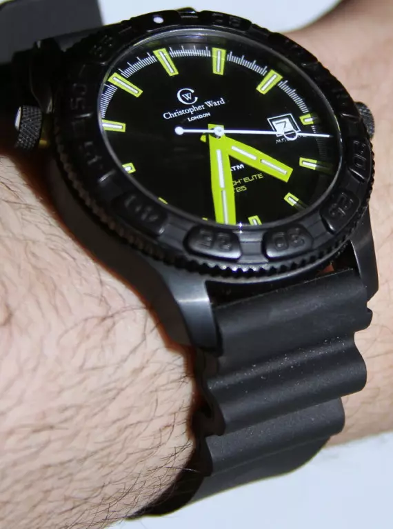 UChristopher Ward C600 Tri-Tech Elite Diver Watch Review 21139_3