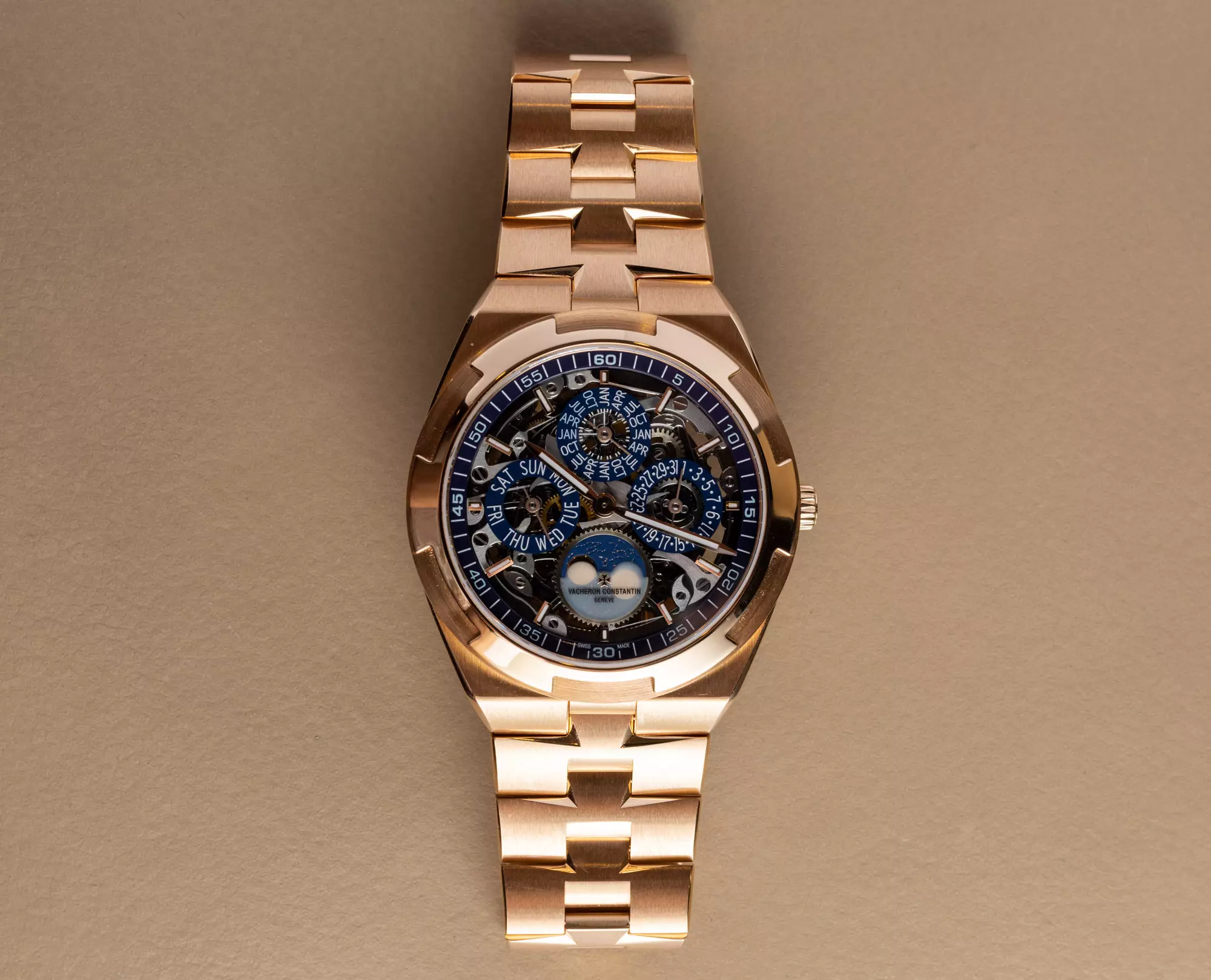 Ọwọ-Lori: Vacheron Constantin Oke-okeere Kalẹnda Alailowaya Ultra-Thin Skeleton 18k Rose Gold Watch 2153_6