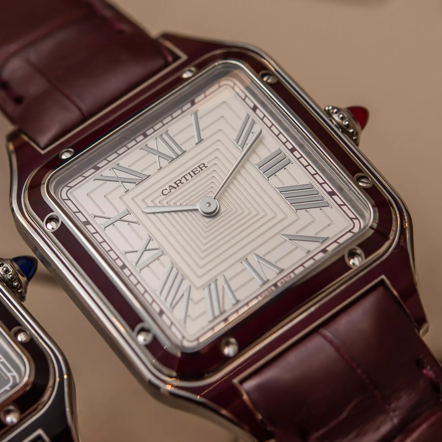Praktično: Cartier Santos-Dumont satovi s novim lakiranim okvirom 2168_5