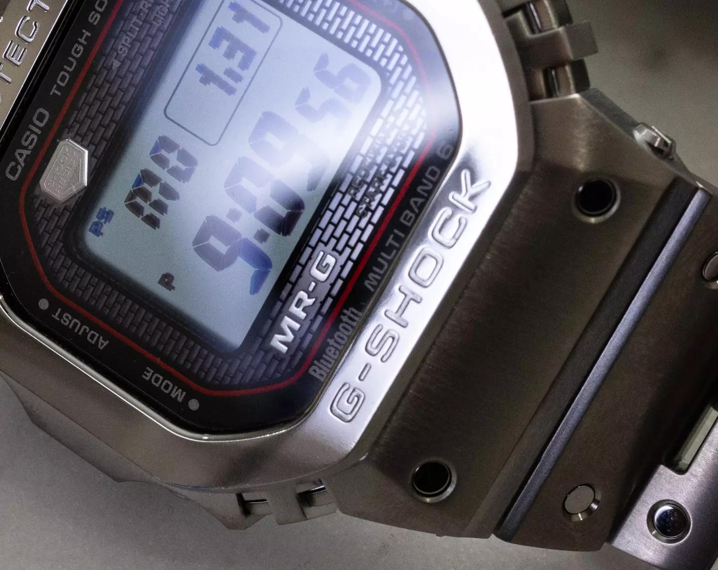 Gacmaha-On: Casio G-Shock MRGB5000 Saacadaha Dijital ah ee Dhammaadka Sare 2198_5