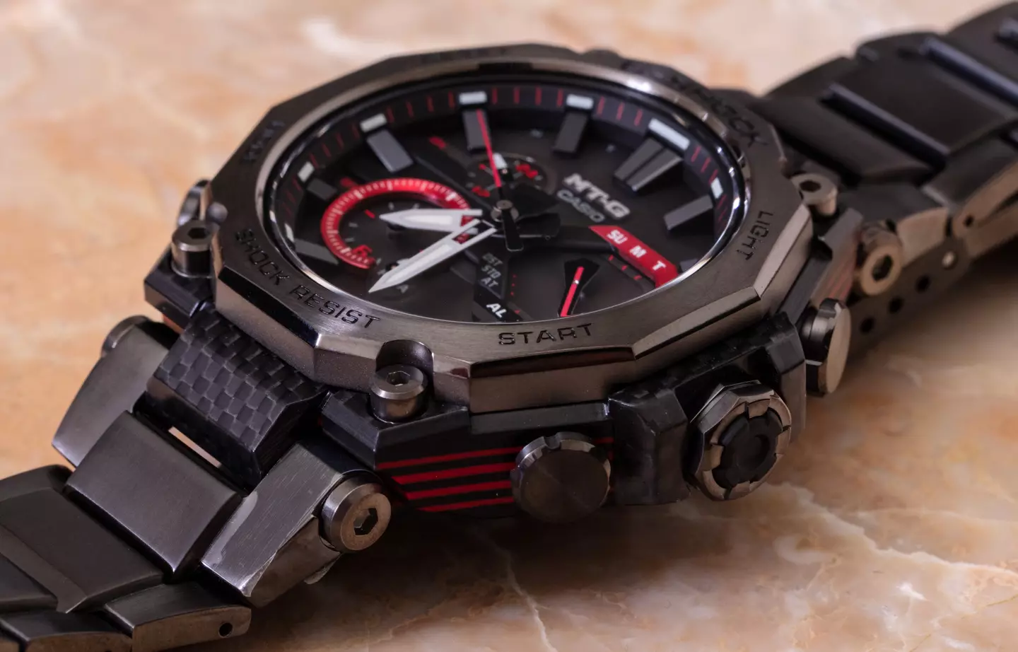 Hands-on: Casio G-Shock MTGB2000YBD1 në çelik me peshë më të lehtë dhe karbon