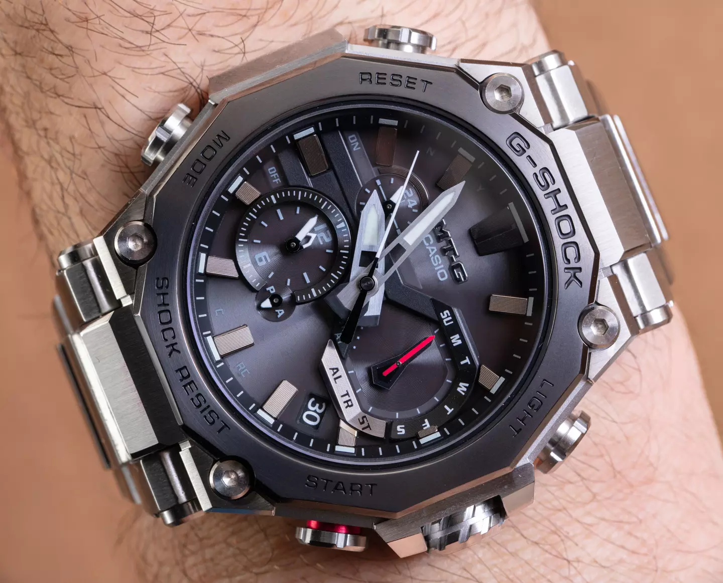 Hands-On: Casio G-Shock MT-G B2000 Ur 2212_1