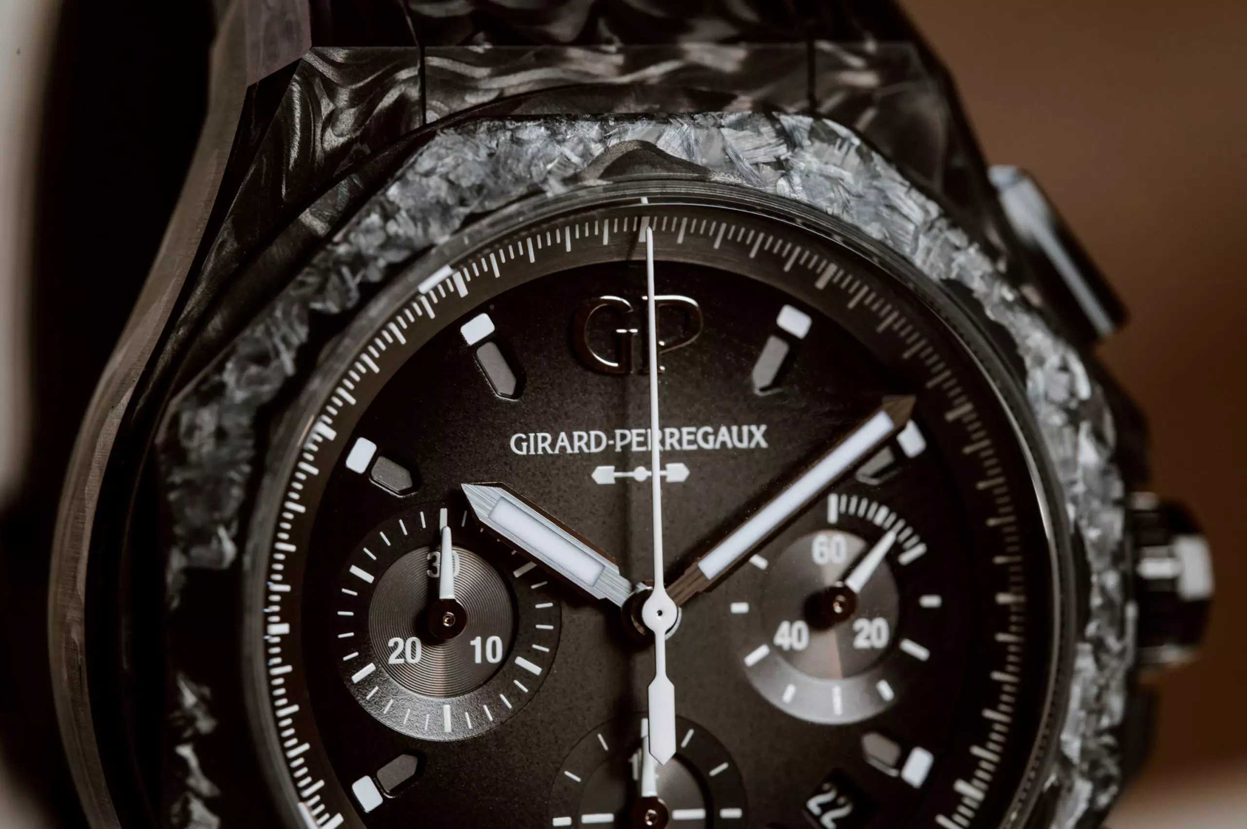 Girard-Perregaux تُصدر إضافة صلبة إلى سلسلة Laureato Watch 2251_4