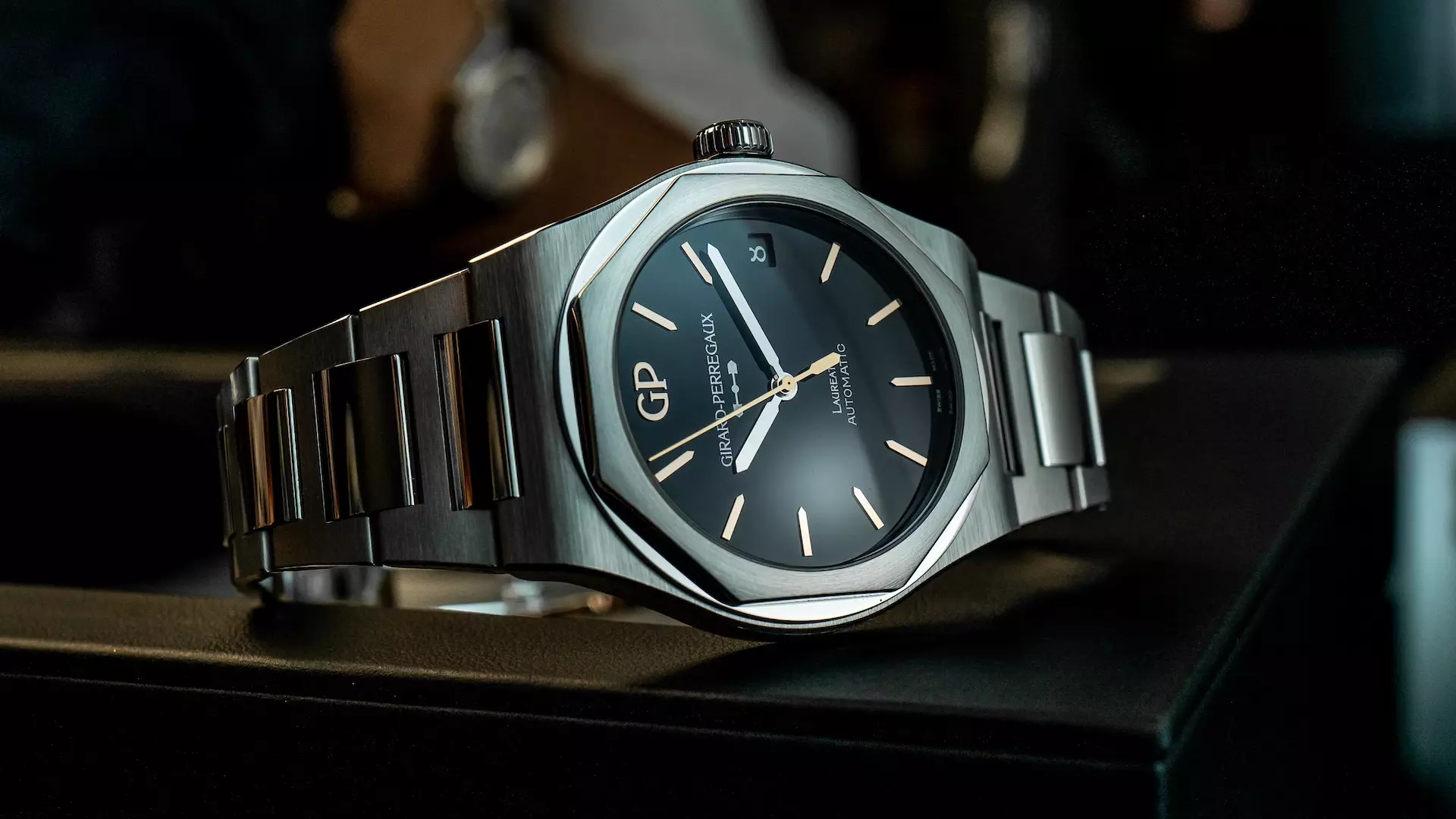 girard perregaux laureato անսահմանություն