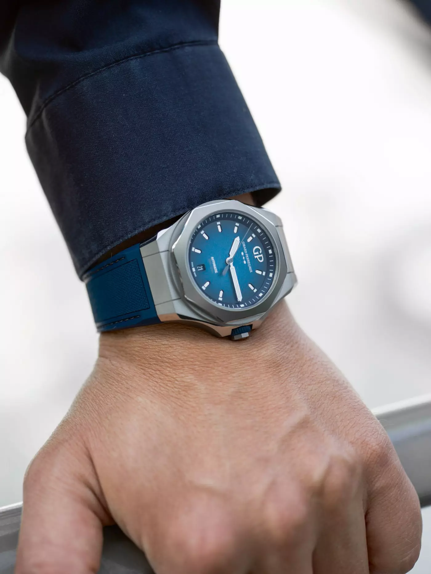 Girard-Perregaux presenta el rellotge Laureato Absolute Ti 230 d'edició limitada 24622_5