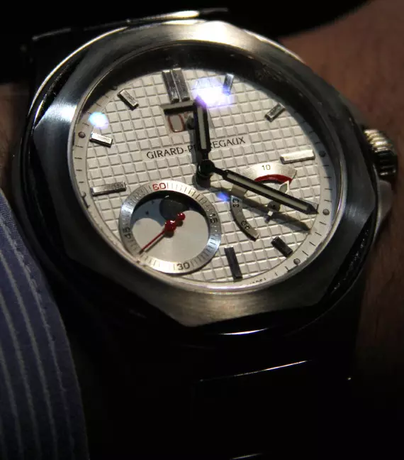 Girard-Perregaux Sport Classique Laureato Evo 3 Tsiku Lalikulu Owonera Likupezeka Pamndandanda wa James 24639_2