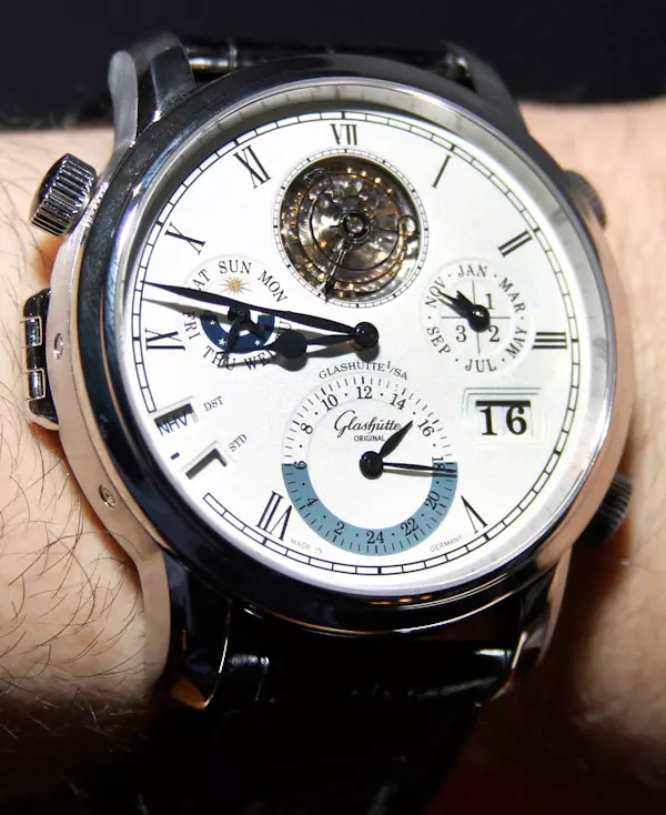 Glashutte Original Grande Cosmopolite на рачниот зглоб