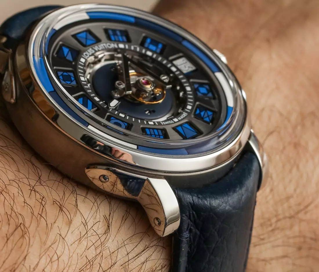 Đồng hồ Louis Vuitton Escale Spin Time Tourbillon Central Blue Watch trên tay 2527_6