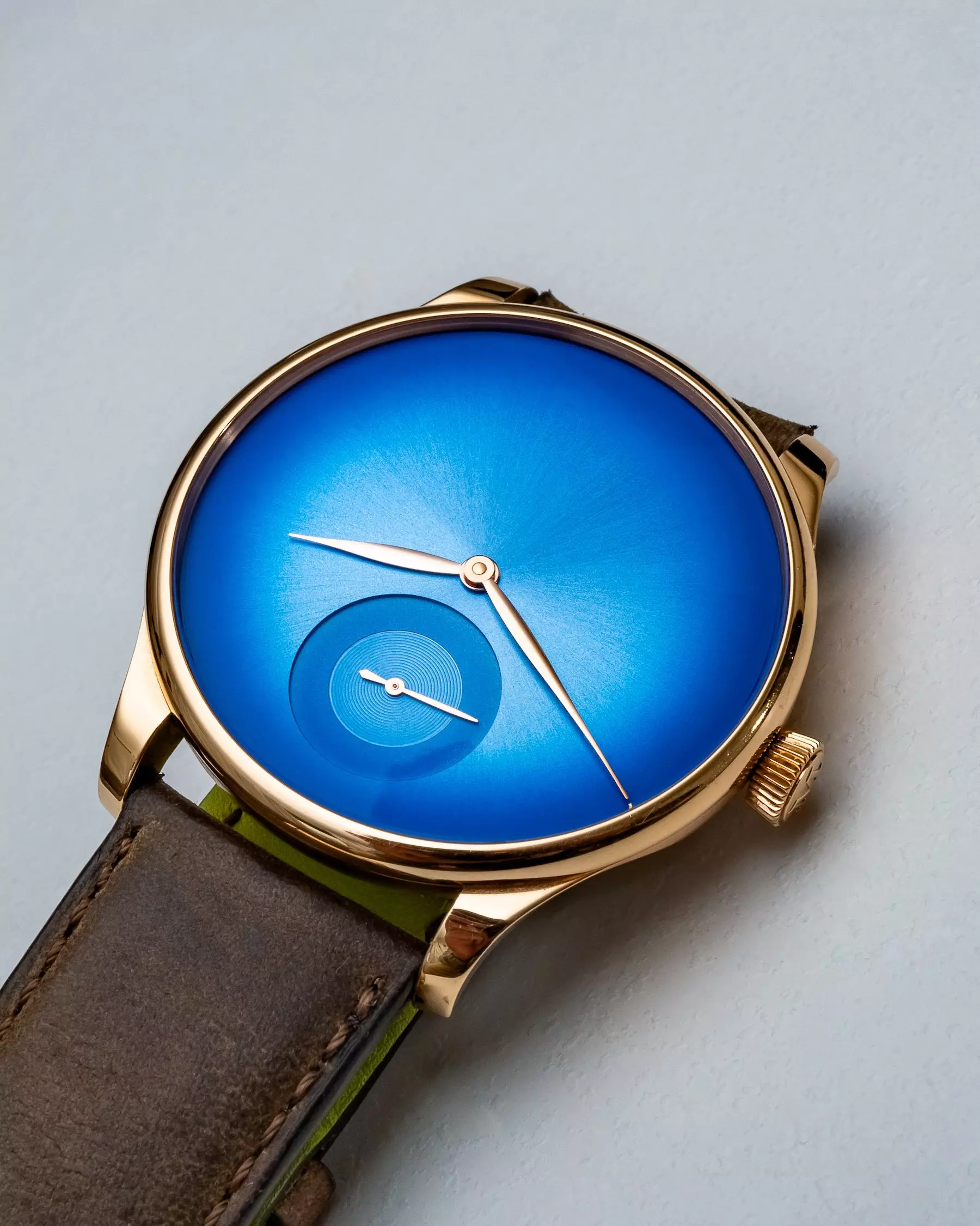 h moser cie venturer concept kleine sekunde xl arctic blue