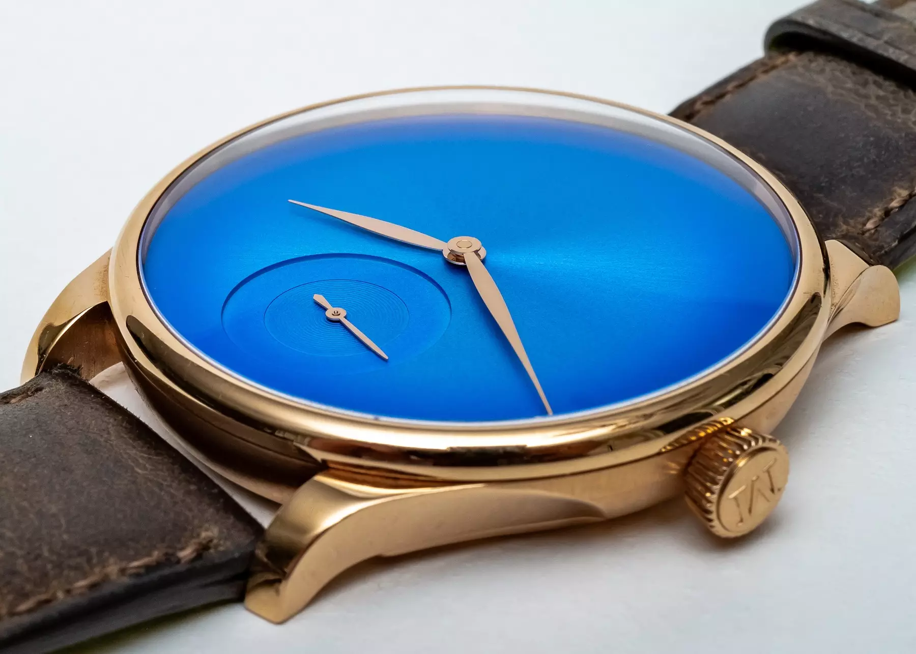 h moser cie venturer concept kleine sekunde xl arctic blue