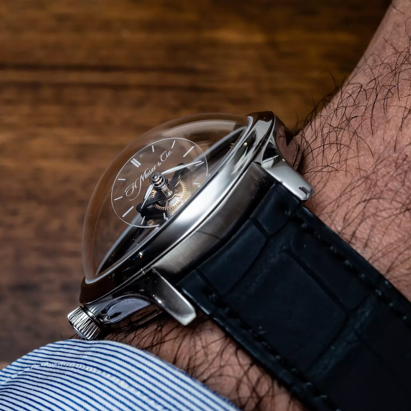 h moser cie mbf gbalịsie ike cylindrical tourbillon