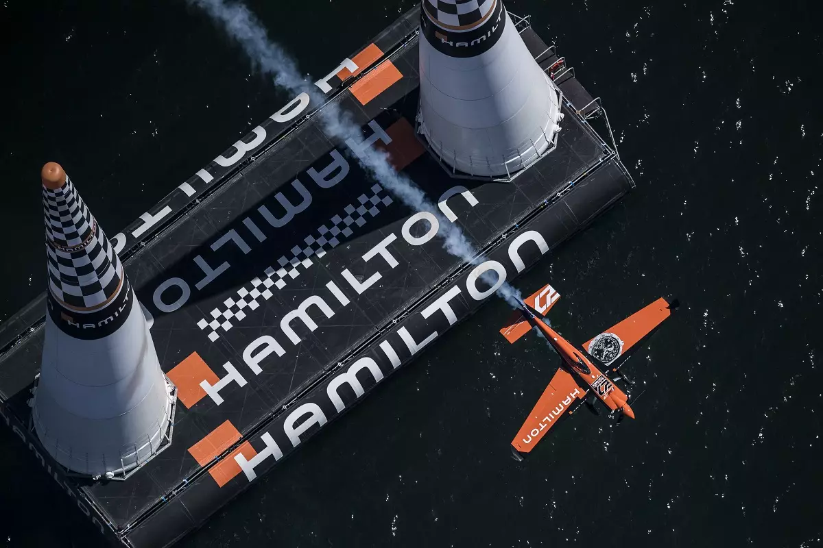 Hamilton fungeert als officiële tijdwaarnemer bij Red Bull Air Race World Championship 2018 25771_9