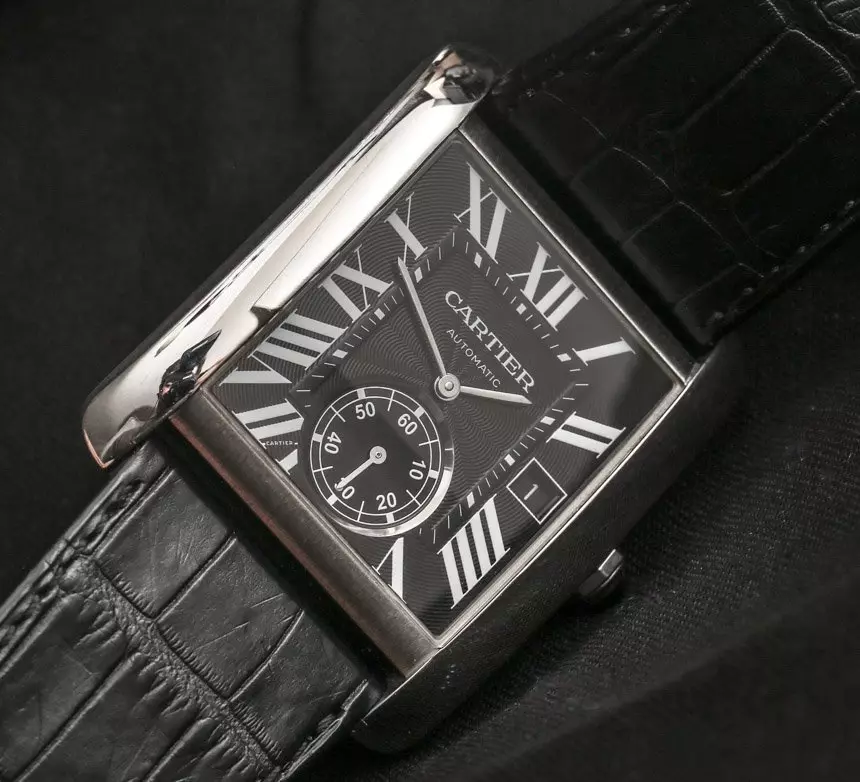 Rabljeni satovi Cartier Tank zadržavaju istu privlačnost koja ovaj sat čini legendom od ranih 1900-ih.