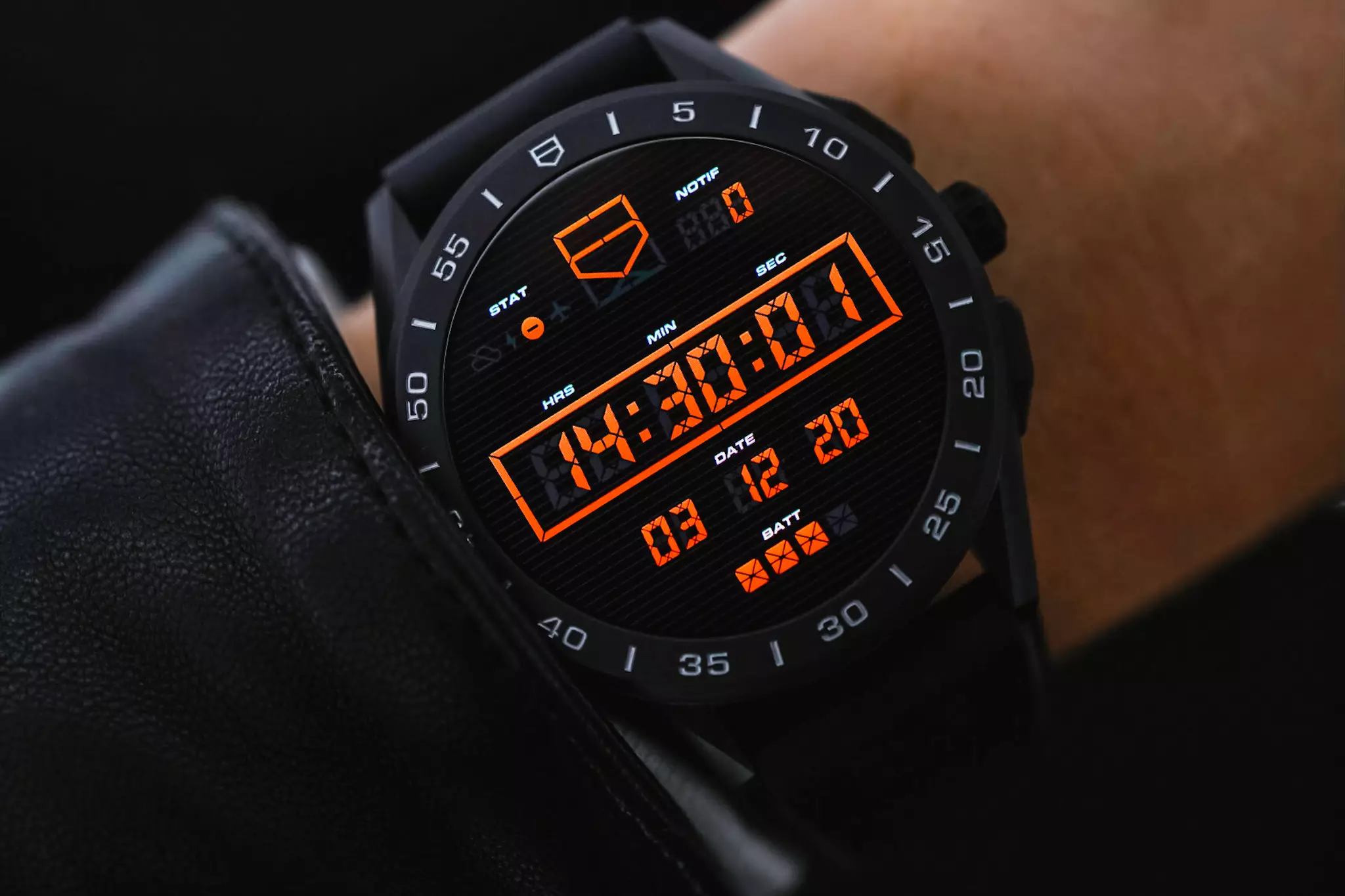 TAG Heuer 2020-nji ýyl üçin “Smartwatch” -y birikdirdi