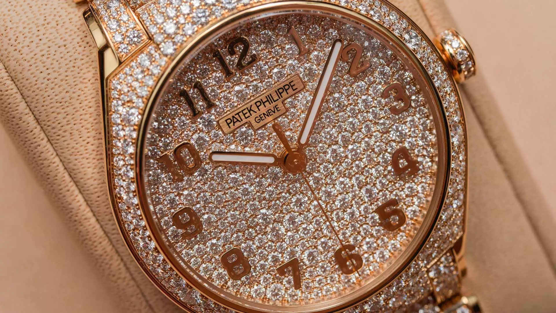 ہینڈ آن: Patek Philippe Twenty-4 7300/1450R Haute Joaillerie Ladies' Watch