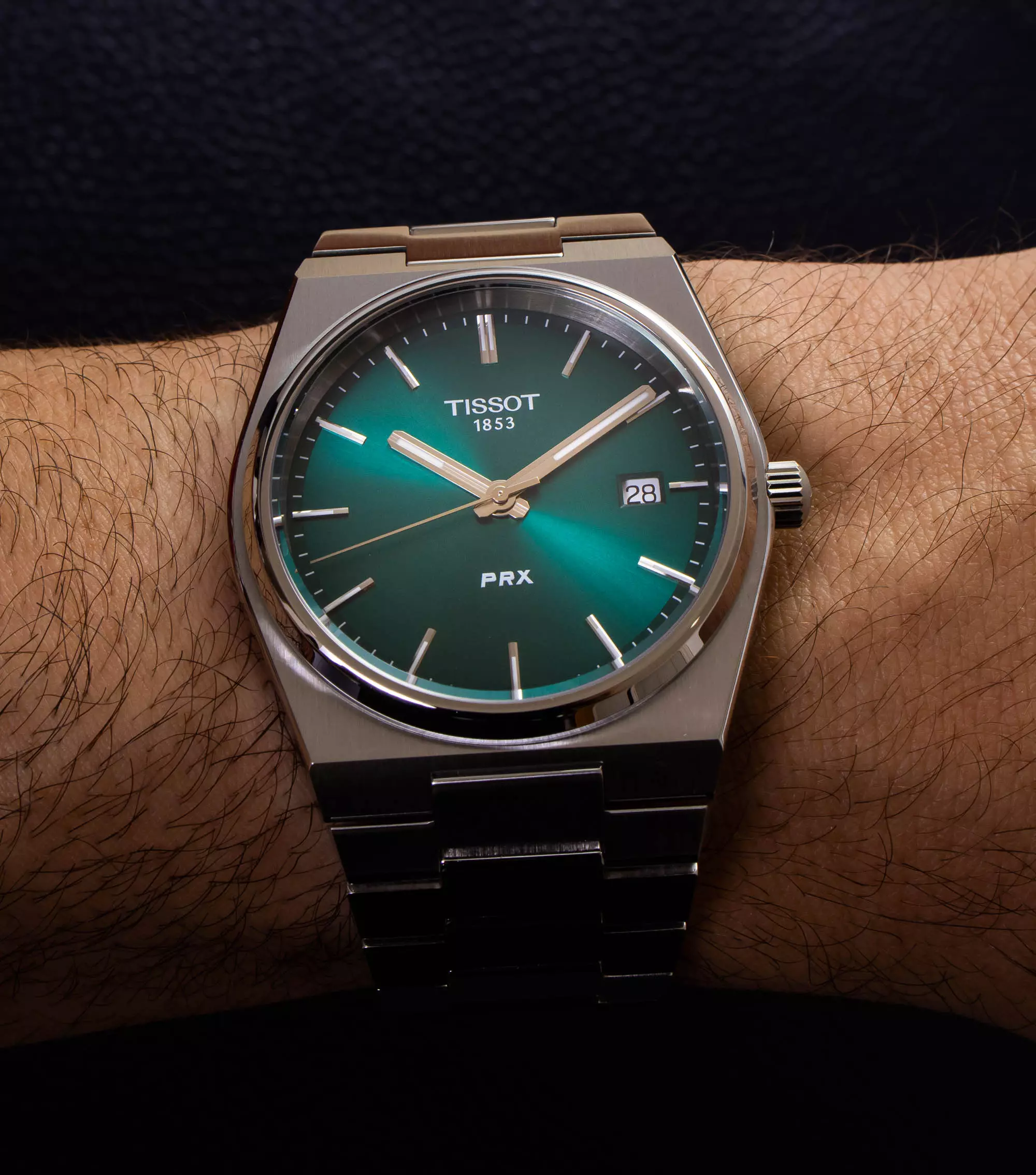 Hands-On: Tissot PRX Green Dial Watches 35mm vs. 40 mm Modeller 26_7