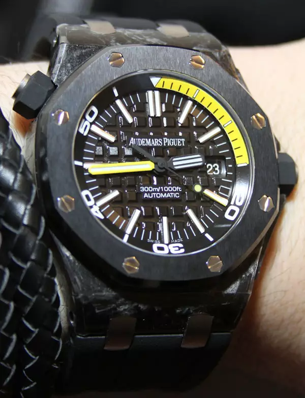 Audemars Piguet Royal Oak Offshore Diver 단조 카본 시계 Hand-On 27059_1