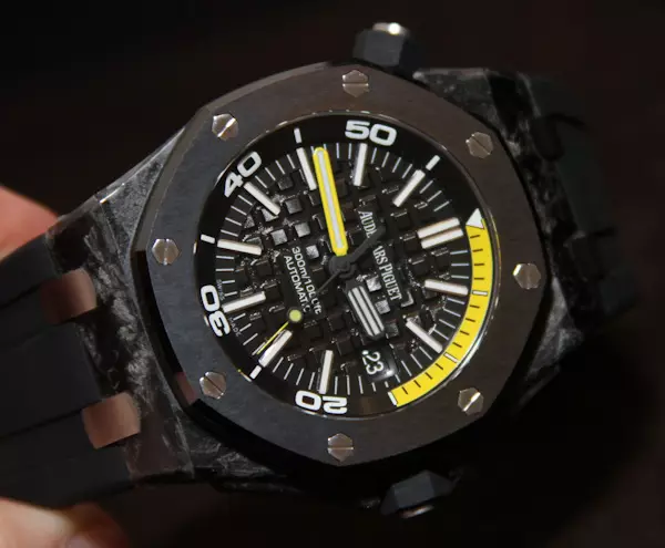 Orë Audemars Piguet Royal Oak Offshore Diver Forged Carbon Watch Hands-On 27059_2