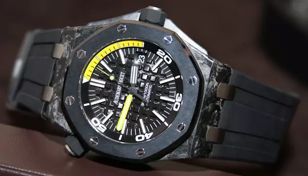 Audemars Piguet Royal Oak Offshore Diver Ford Carbon Watch Hands-On 27059_4