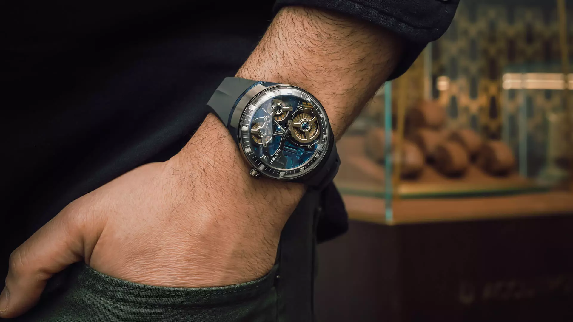 Manja: Accutron Spaceview DNA Electrostatic Watch