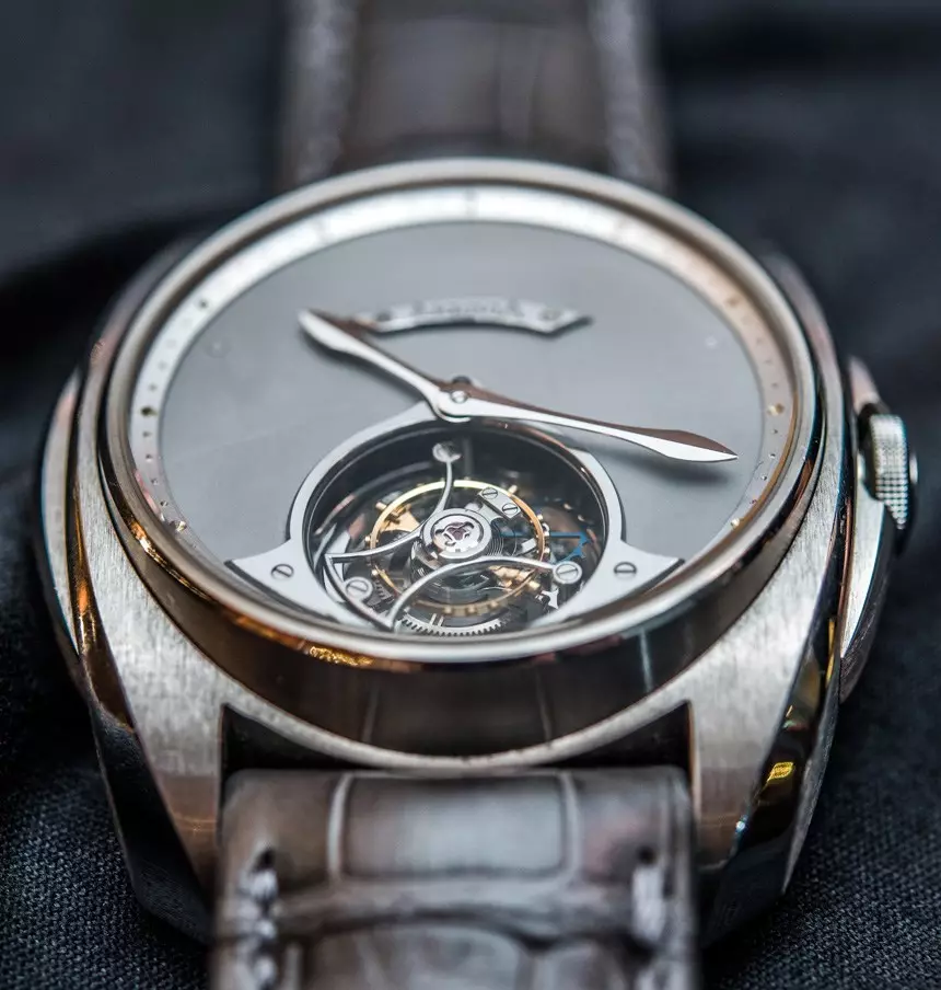 Akrivia Tourbillon Heures minuten