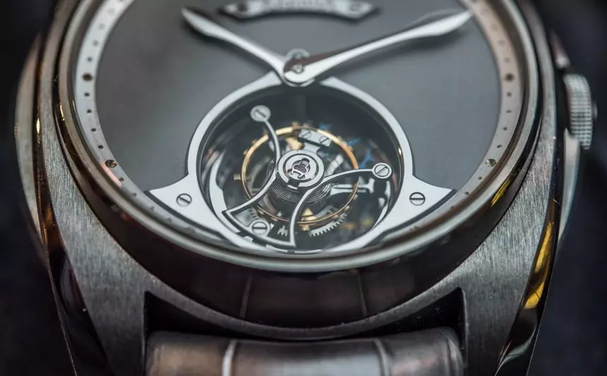 Akrivia Tourbillon Heures ນາທີ