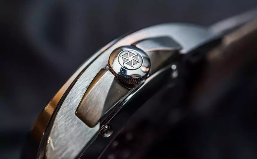 นาทีของ Akrivia Tourbillon Heures