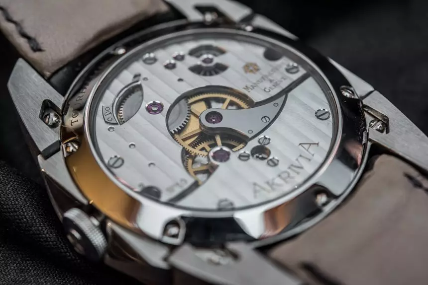 นาทีของ Akrivia Tourbillon Heures