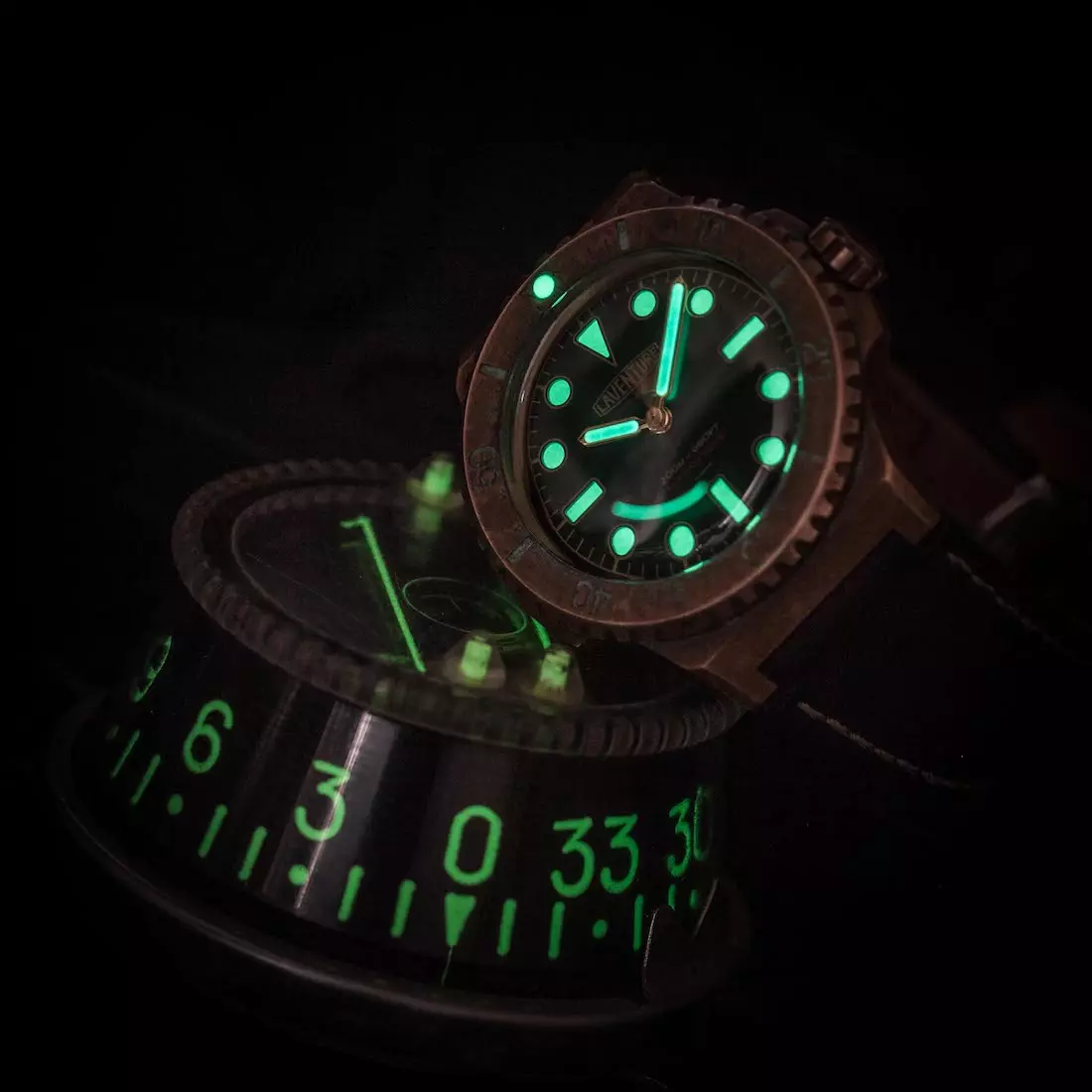 Laventure-Sous-Marine-Bürünç-Watch-Lume-Shot