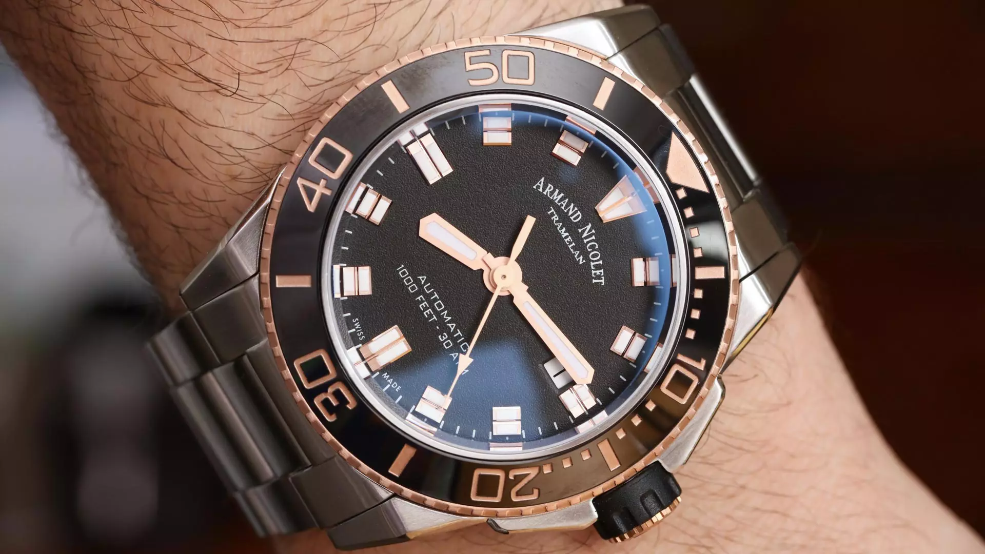 مراجعة ساعة Armand Nicolet JS9 Dive Watch