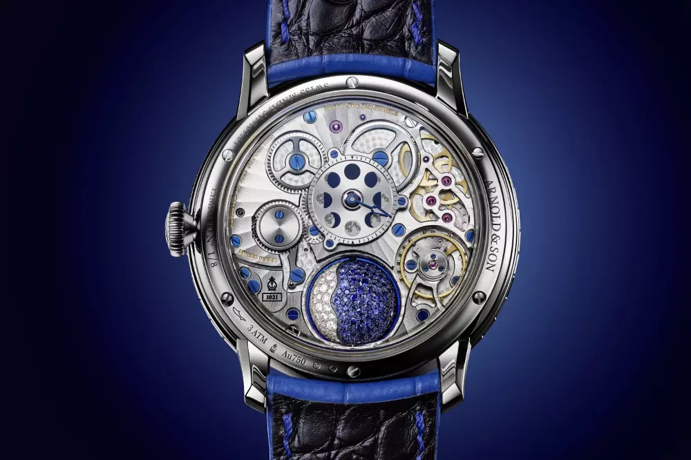 Luna Magna Ultimate 1 de Arnold & Son presenta una luna en 3D llena de diamantes y zafiros 2940_3