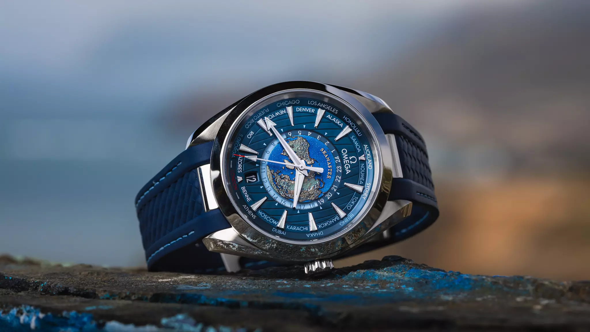 Omega Seamaster Aqua Terra Worldtimer ဖြင့် ကမ္ဘာနှင့်ပင်လယ်ကို စူးစမ်းခြင်း။