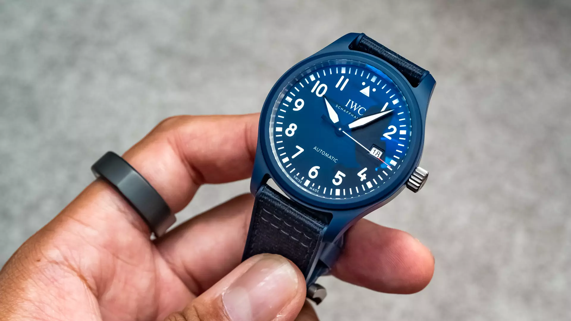 IWC Ngumumkeun Pilots Keramik Biru Anu Kahiji Na Watch Pikeun Yayasan Laureus 2973_3