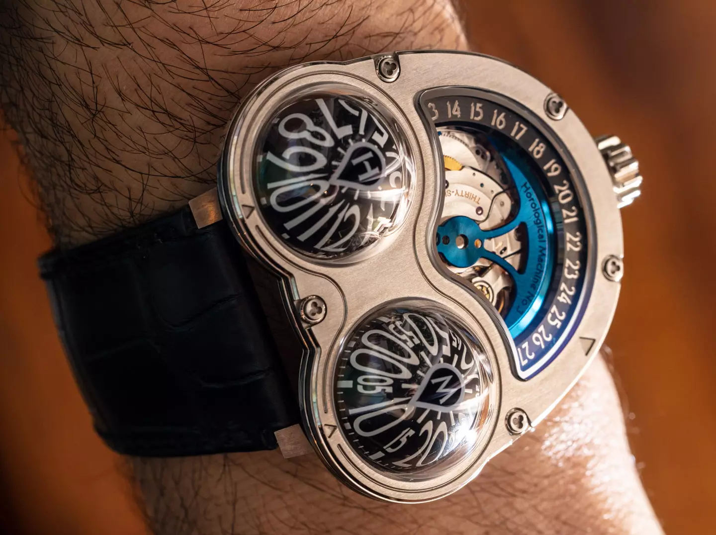 MB&F HM3 تىتاندىكى پاقا كۆرۈش: سېتىلىدىغان ئەڭ يېڭى يېڭى 30791_4