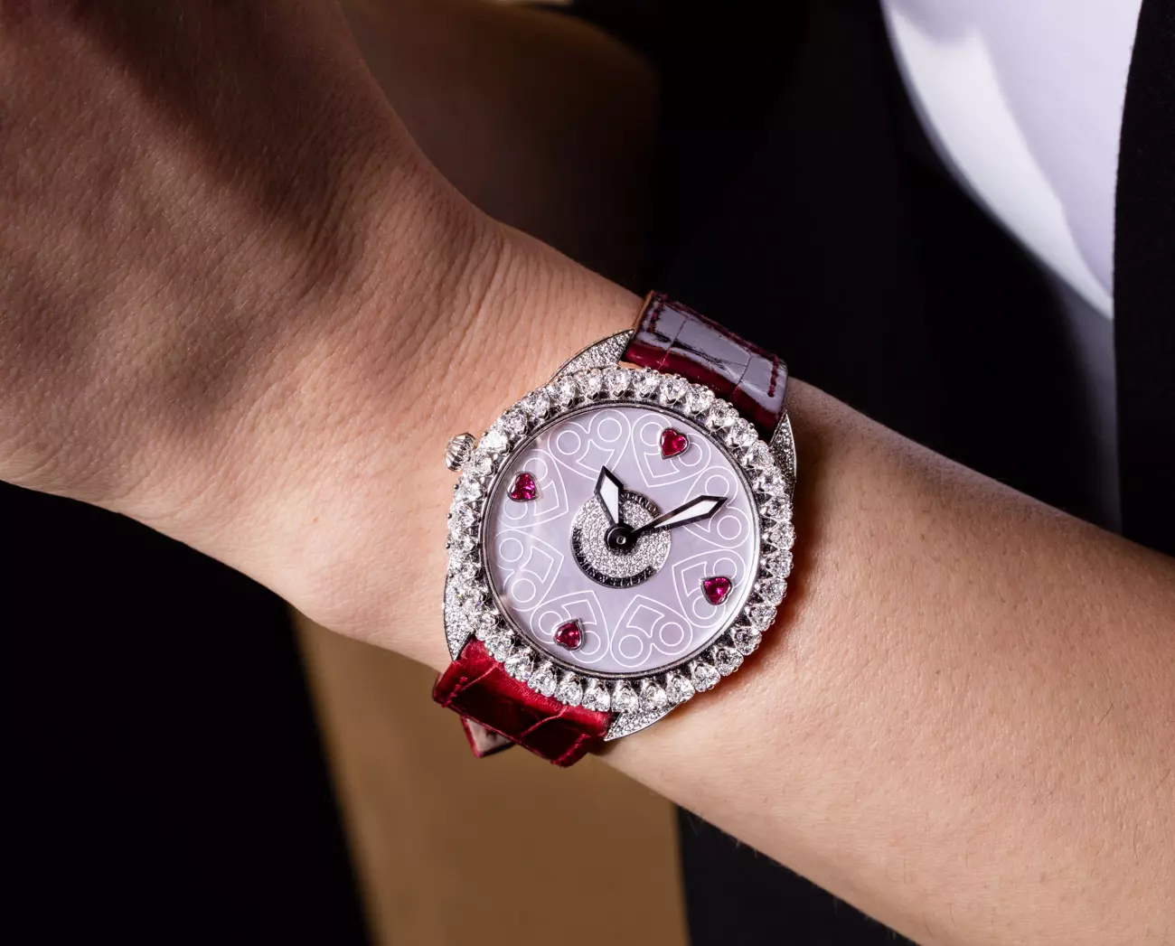 Backes & Strauss Piccadilly Renaissance Diamond Heart 40 $100,000 Wanita Watch Hands-On 3254_5