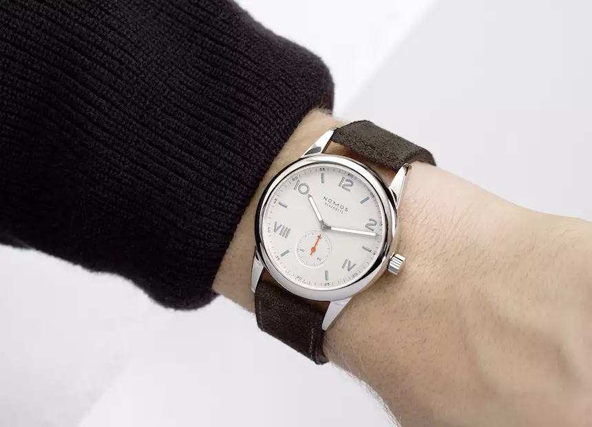 Nomos-Club-Campus-Wrist