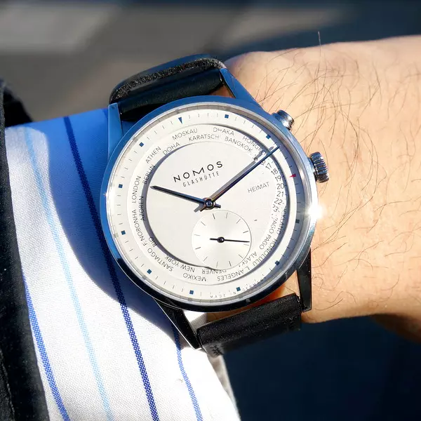 Nomos Glashütte Zürich Weltzeit လက်ကောက်ဝတ်ရှိ နာရီ