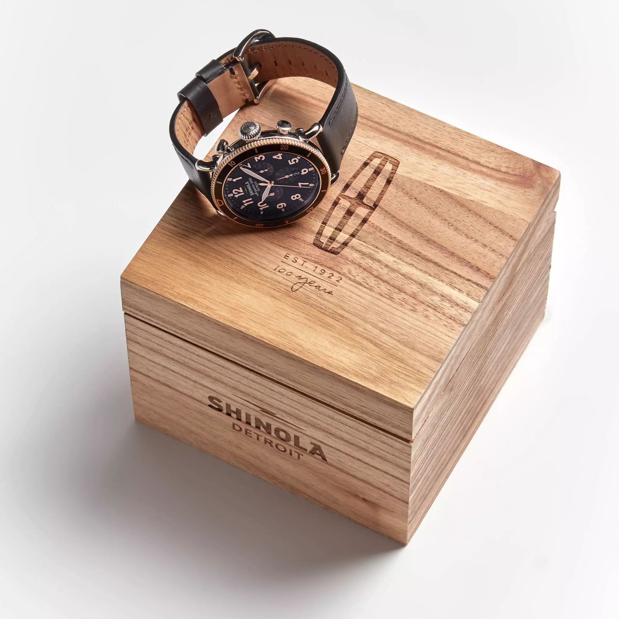 शिनोला और लिंकन ने सहयोगात्मक 100वीं वर्षगांठ घड़ियों का अनावरण किया 32_5