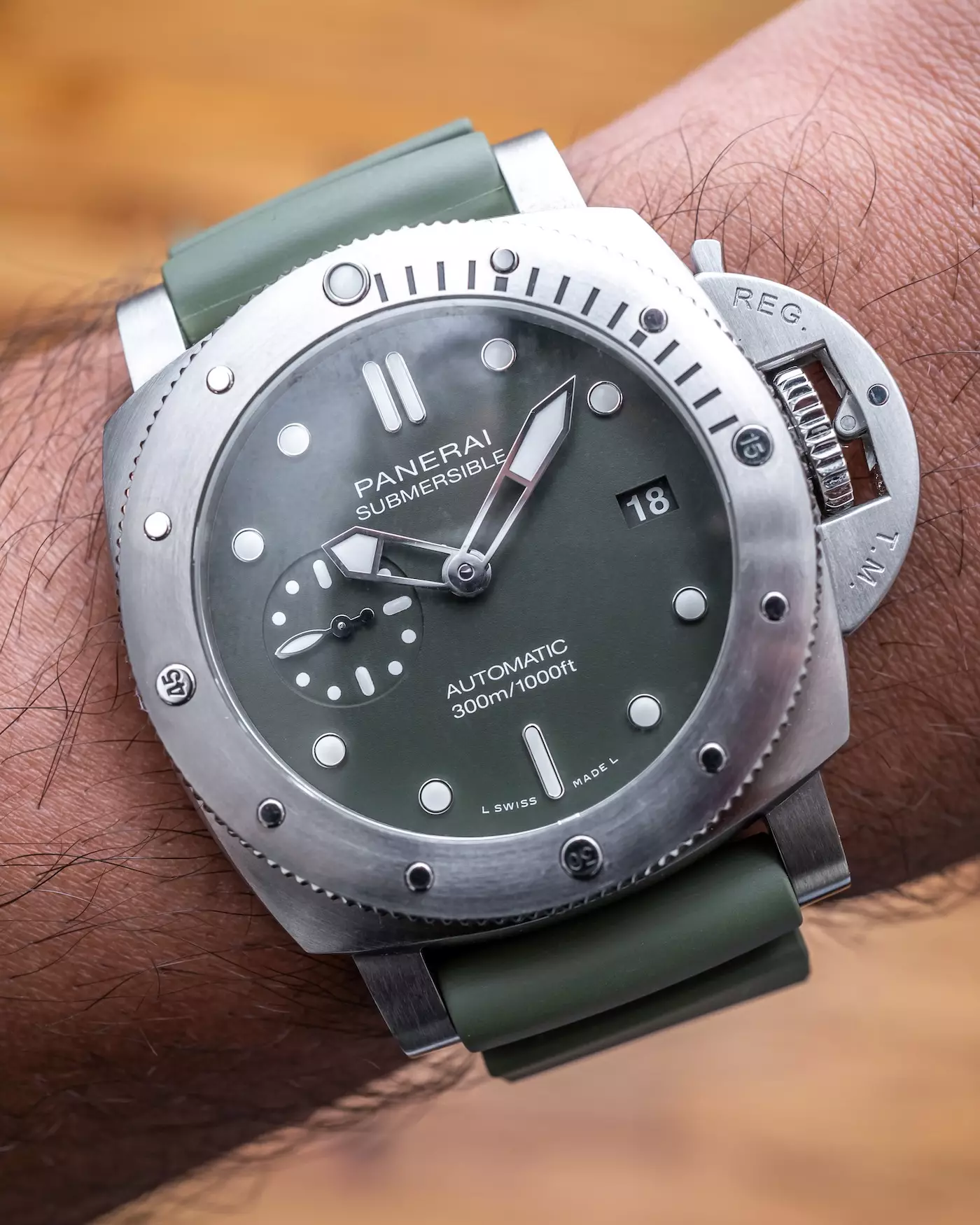 panerai submersible สีเขียว หน้าปัด verde militare 42mm pam01055