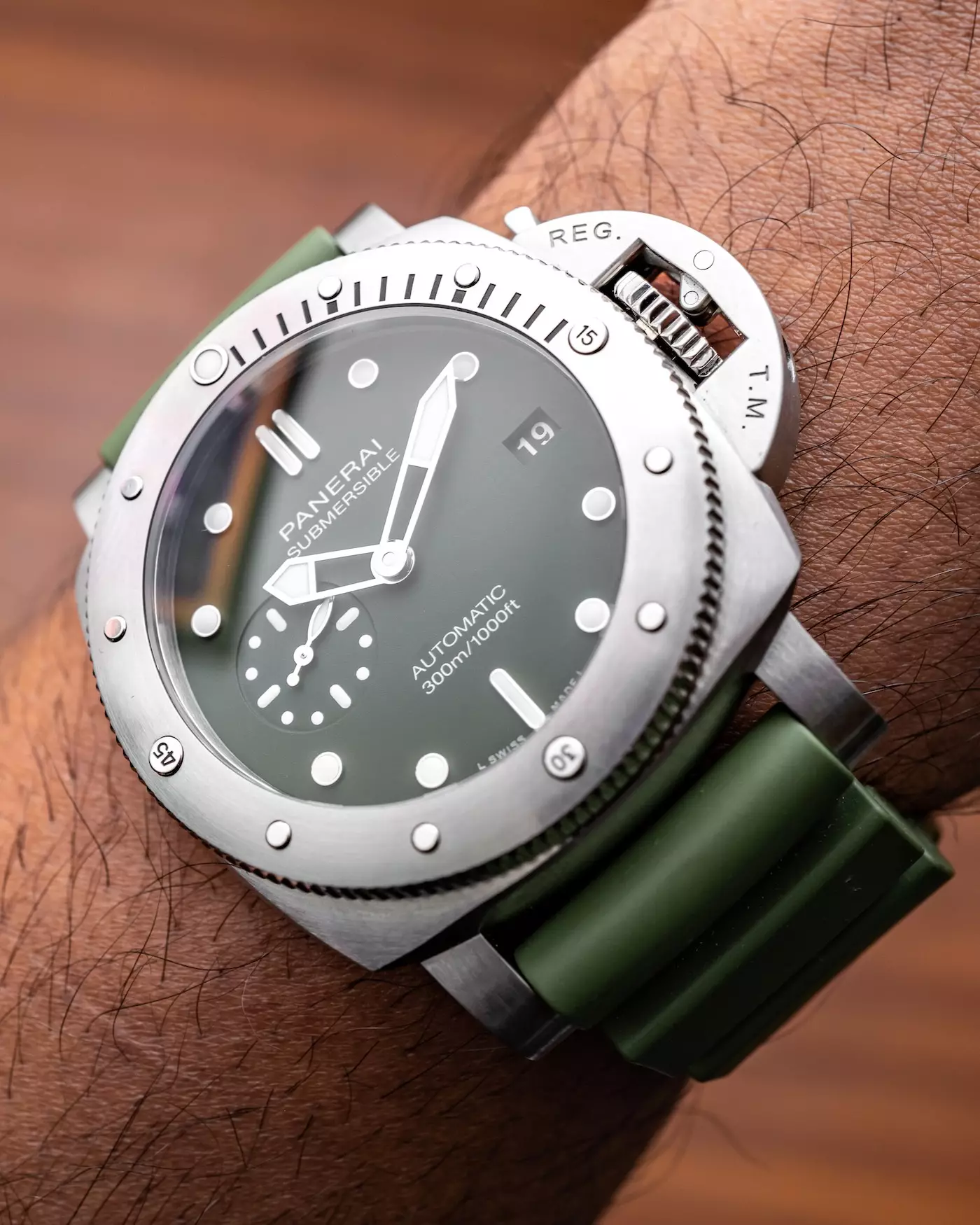 panerai submersible สีเขียว หน้าปัด verde militare 42mm pam01055